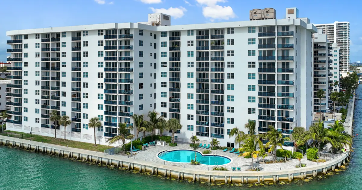 Gallery | Wake Biscayne Bay